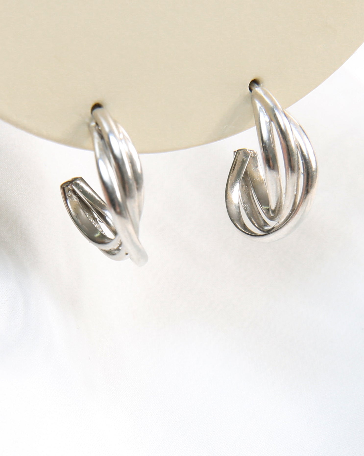 Triple Joined Lines Hoops – JOIA JEWELLERY CY